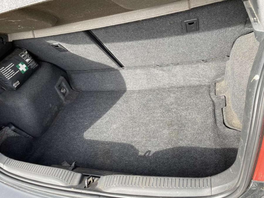 Black Toyota Auris 2008 in Vilnius, with an engine capacity of 2.00 L and mileage of 258 thousand km for 2300 €, photo 19 on AUTOMOTO.COM.LV