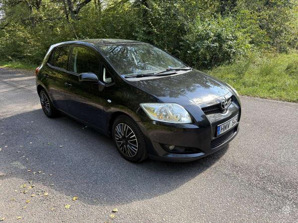 Тойота Аурис 2008 в Вильнюс на AUTOMOTO.COM.LV Черный Тойота Аурис 2008 в Вильнюс, объемом двигателя 2.00 л и пробегом 370 тыс. км за 1600 €, фото 3 на AUTOMOTO.COM.LV
