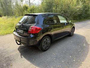 Black Toyota Auris 2008 in Vilnius, with an engine capacity of 2.00 L and mileage of 370 thousand km for 1600 €, photo 6 on AUTOMOTO.COM.LV