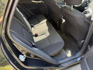 Black Toyota Auris 2008 in Vilnius, with an engine capacity of 2.00 L and mileage of 370 thousand km for 1600 €, photo 9 on AUTOMOTO.COM.LV