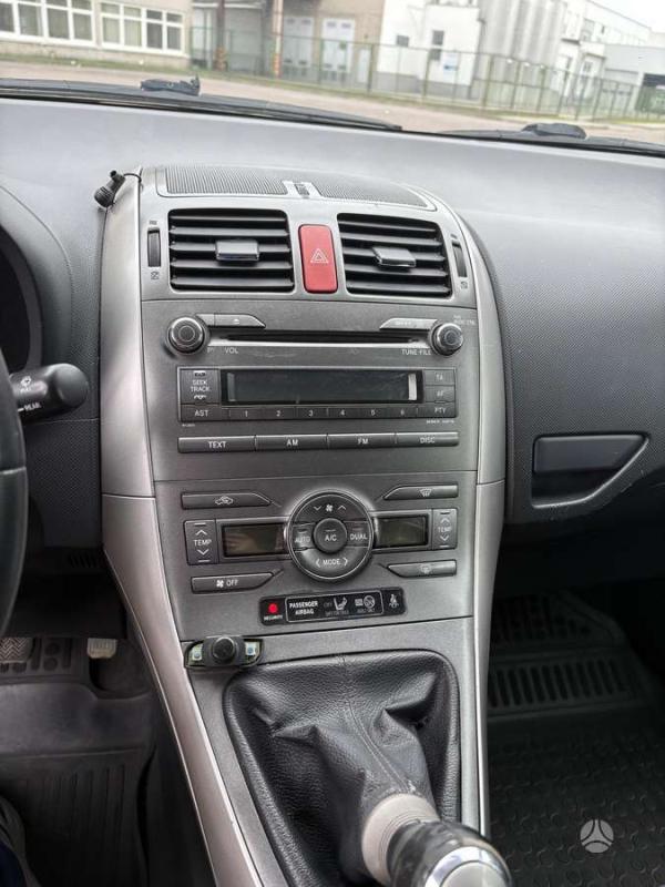 Melns Toyota Auris 2008 Kauņa, ar dzinēja tilpumu 1.36 L un nobraukumu 386 tūkst. km par 2300 €, foto 9 vietnē AUTOMOTO.COM.LV