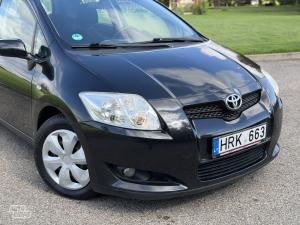 Black Toyota Auris 2008 in Kaisiadorys, with an engine capacity of 2.00 L and mileage of 202 thousand km for 1500 €, photo 3 on AUTOMOTO.COM.LV