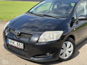 Black Toyota Auris 2008 in Kaisiadorys, with an engine capacity of 2.00 L and mileage of 202 thousand km for 1500 €, photo 5 on AUTOMOTO.COM.LV