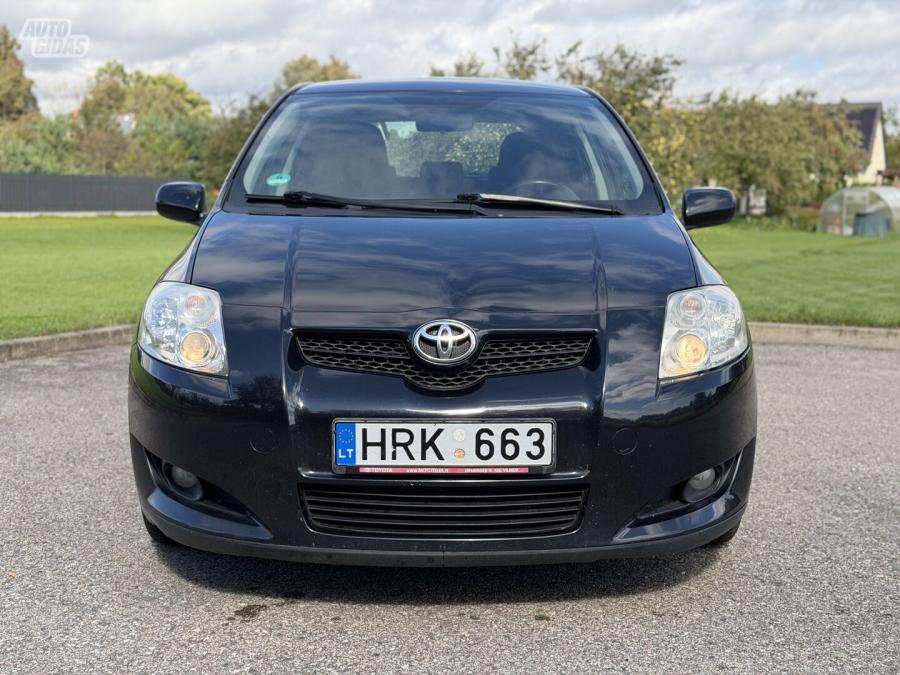 Black Toyota Auris 2008 in Kaisiadorys, with an engine capacity of 2.00 L and mileage of 202 thousand km for 1500 €, photo 6 on AUTOMOTO.COM.LV