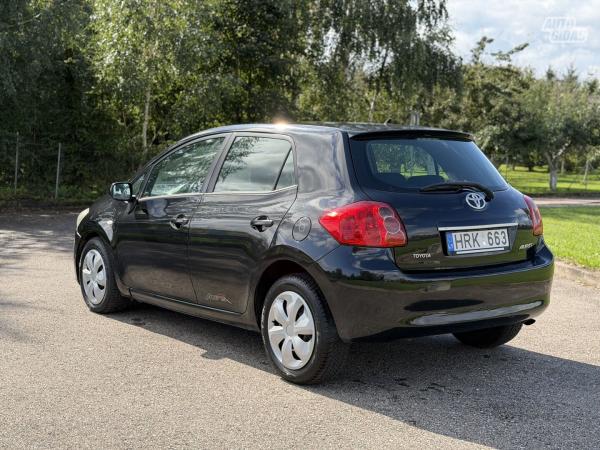 Black Toyota Auris 2008 in Kaisiadorys, with an engine capacity of 2.00 L and mileage of 202 thousand km for 1500 €, photo 8 on AUTOMOTO.COM.LV