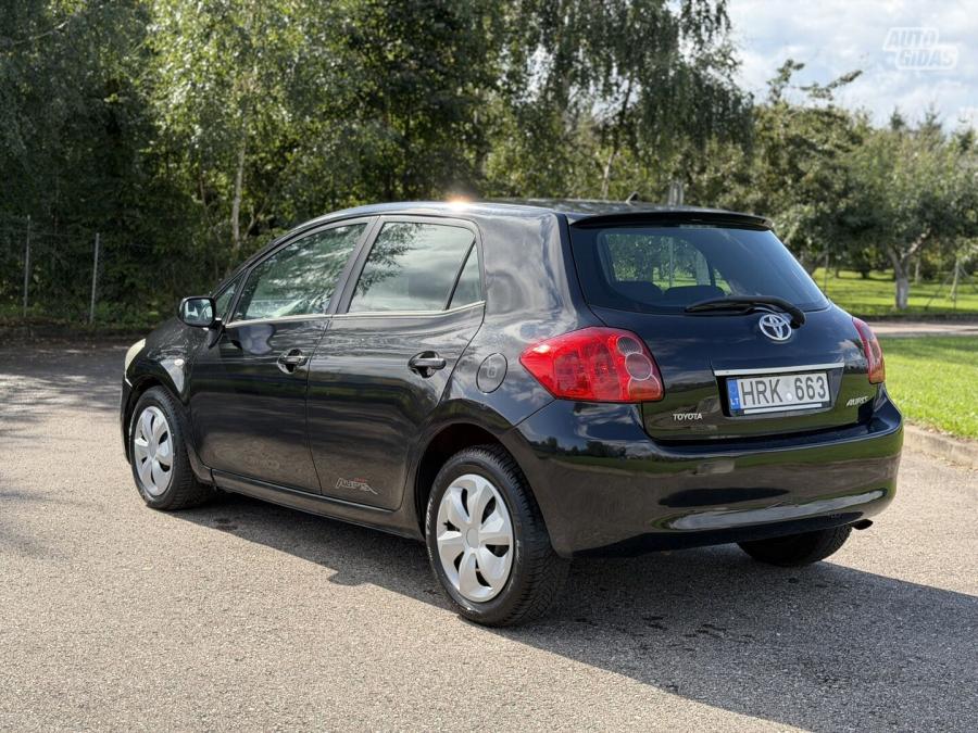 Black Toyota Auris 2008 in Kaisiadorys, with an engine capacity of 2.00 L and mileage of 202 thousand km for 1500 €, photo 8 on AUTOMOTO.COM.LV