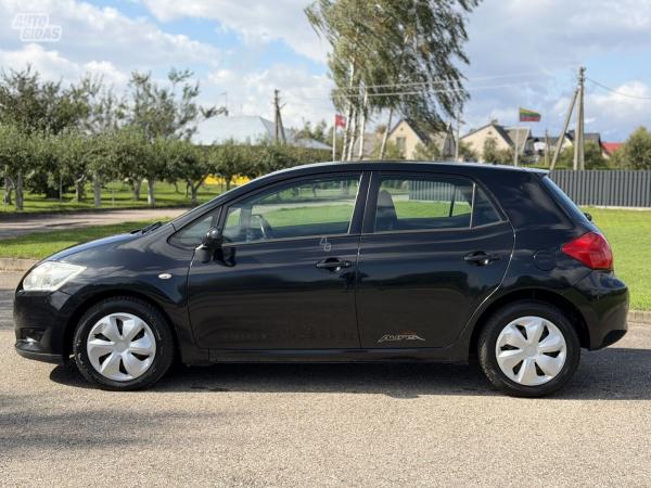 Black Toyota Auris 2008 in Kaisiadorys, with an engine capacity of 2.00 L and mileage of 202 thousand km for 1500 €, photo 10 on AUTOMOTO.COM.LV