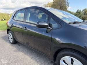Black Toyota Auris 2008 in Kaisiadorys, with an engine capacity of 2.00 L and mileage of 202 thousand km for 1500 €, photo 12 on AUTOMOTO.COM.LV