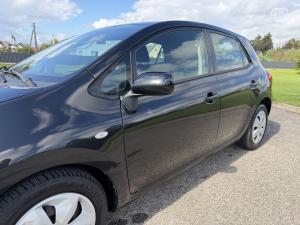 Black Toyota Auris 2008 in Kaisiadorys, with an engine capacity of 2.00 L and mileage of 202 thousand km for 1500 €, photo 13 on AUTOMOTO.COM.LV