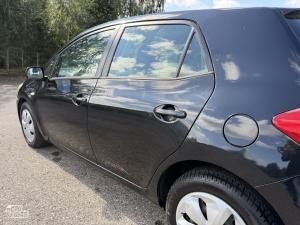 Black Toyota Auris 2008 in Kaisiadorys, with an engine capacity of 2.00 L and mileage of 202 thousand km for 1500 €, photo 14 on AUTOMOTO.COM.LV
