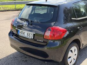 Black Toyota Auris 2008 in Kaisiadorys, with an engine capacity of 2.00 L and mileage of 202 thousand km for 1500 €, photo 16 on AUTOMOTO.COM.LV
