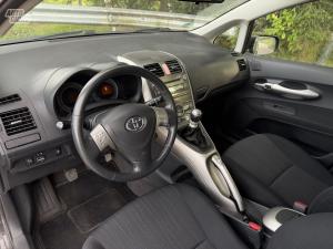 Black Toyota Auris 2008 in Kaisiadorys, with an engine capacity of 2.00 L and mileage of 202 thousand km for 1500 €, photo 18 on AUTOMOTO.COM.LV