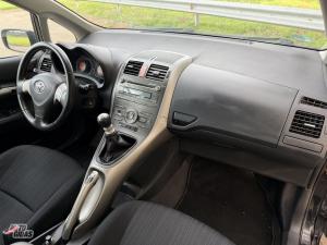 Black Toyota Auris 2008 in Kaisiadorys, with an engine capacity of 2.00 L and mileage of 202 thousand km for 1500 €, photo 20 on AUTOMOTO.COM.LV