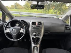 Black Toyota Auris 2008 in Kaisiadorys, with an engine capacity of 2.00 L and mileage of 202 thousand km for 1500 €, photo 24 on AUTOMOTO.COM.LV