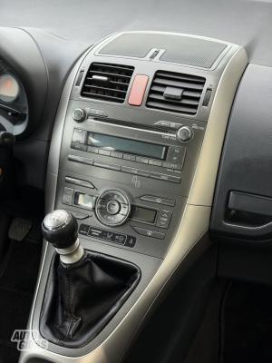 Black Toyota Auris 2008 in Kaisiadorys, with an engine capacity of 2.00 L and mileage of 202 thousand km for 1500 €, photo 27 on AUTOMOTO.COM.LV