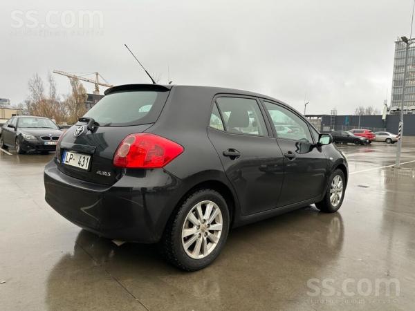 Melns Toyota Auris 2009 Rīga, ar dzinēja tilpumu 1.60 L un nobraukumu 231 tūkst. km par 2450 €, foto 5 vietnē AUTOMOTO.COM.LV
