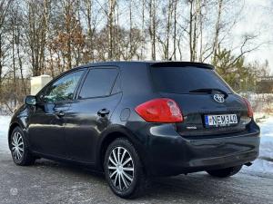 Black Toyota Auris 2009 in Kaunas, with an engine capacity of 1.60 L and mileage of 159 thousand km for 3500 €, photo 3 on AUTOMOTO.COM.LV