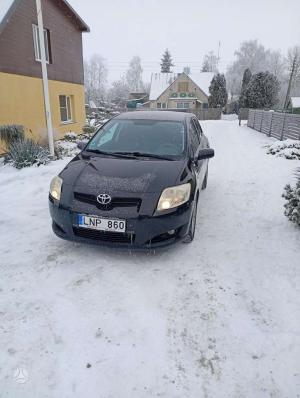 Black Toyota Auris 2009 in Vilkaviskis, with an engine capacity of 2.00 L and mileage of 250 thousand km for 1800 €, photo  on AUTOMOTO.COM.LV