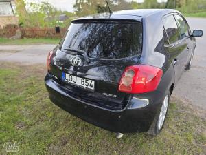 Black Toyota Auris 2009 in Plunge, with an engine capacity of 2.00 L and mileage of 285 thousand km for 1900 €, photo 7 on AUTOMOTO.COM.LV