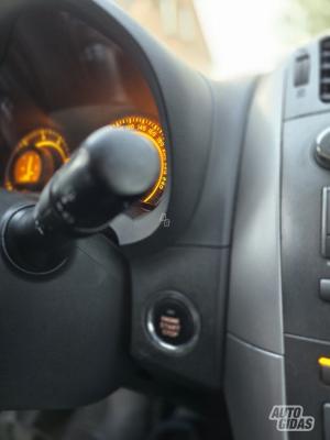 Black Toyota Auris 2009 in Plunge, with an engine capacity of 2.00 L and mileage of 285 thousand km for 1900 €, photo 16 on AUTOMOTO.COM.LV