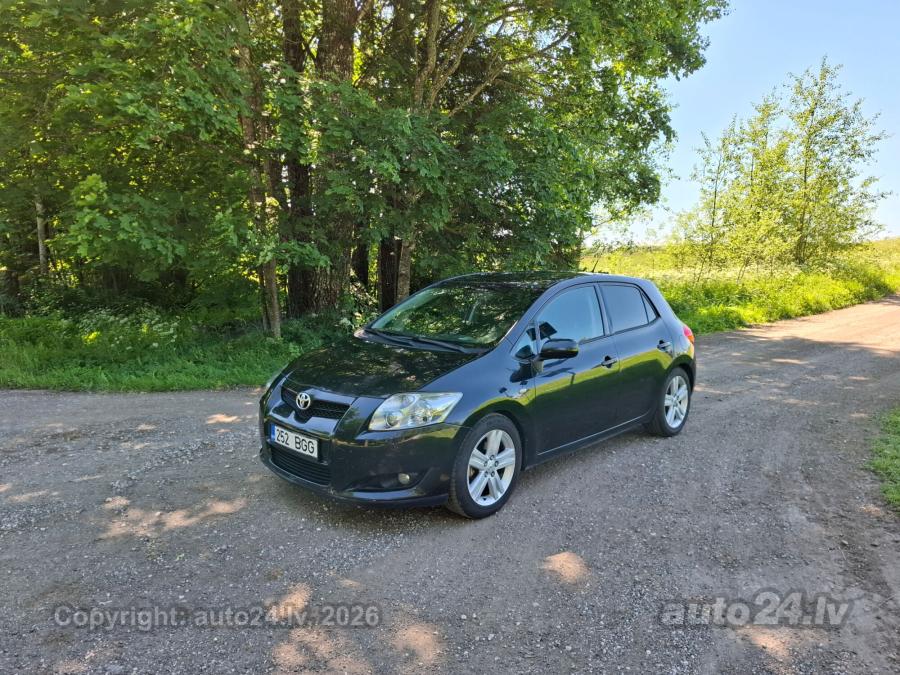 Melns Toyota Auris 2009 Tallina, ar dzinēja tilpumu 2.20 L un nobraukumu 260 tūkst. km par 2800 €, foto 1 vietnē AUTOMOTO.COM.LV