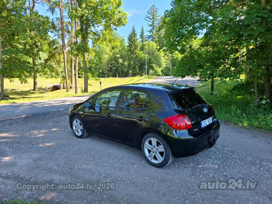 Melns Toyota Auris 2009 Tallina, ar dzinēja tilpumu 2.20 L un nobraukumu 260 tūkst. km par 2800 €, foto 4 vietnē AUTOMOTO.COM.LV