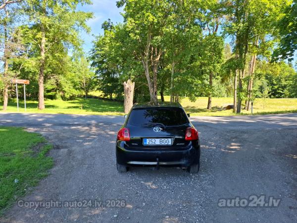 Black Toyota Auris 2009 in Tallinn, with an engine capacity of 2.20 L and mileage of 260 thousand km for 2800 €, photo 4 on AUTOMOTO.COM.LV