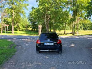 Melns Toyota Auris 2009 Tallina, ar dzinēja tilpumu 2.20 L un nobraukumu 260 tūkst. km par 2800 €, foto 5 vietnē AUTOMOTO.COM.LV