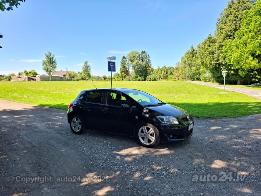Melns Toyota Auris 2009 Tallina, ar dzinēja tilpumu 2.20 L un nobraukumu 260 tūkst. km par 2800 €, foto 8 vietnē AUTOMOTO.COM.LV