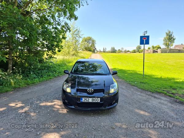 Black Toyota Auris 2009 in Tallinn, with an engine capacity of 2.20 L and mileage of 260 thousand km for 2800 €, photo 8 on AUTOMOTO.COM.LV