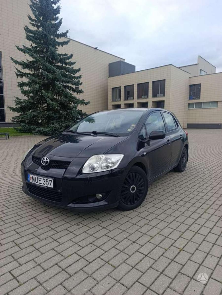 Melns Toyota Auris 2009 Alīta, ar dzinēja tilpumu 1.36 L un nobraukumu 353 tūkst. km par 1500 €, foto 1 vietnē AUTOMOTO.COM.LV