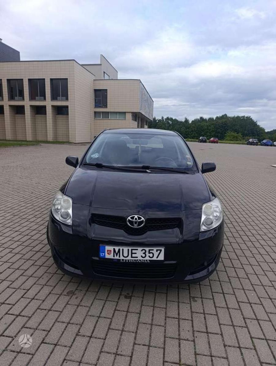 Melns Toyota Auris 2009 Alīta, ar dzinēja tilpumu 1.36 L un nobraukumu 353 tūkst. km par 1500 €, foto 3 vietnē AUTOMOTO.COM.LV