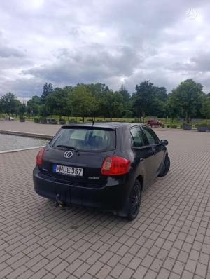 Melns Toyota Auris 2009 Alīta, ar dzinēja tilpumu 1.36 L un nobraukumu 353 tūkst. km par 1500 €, foto 6 vietnē AUTOMOTO.COM.LV