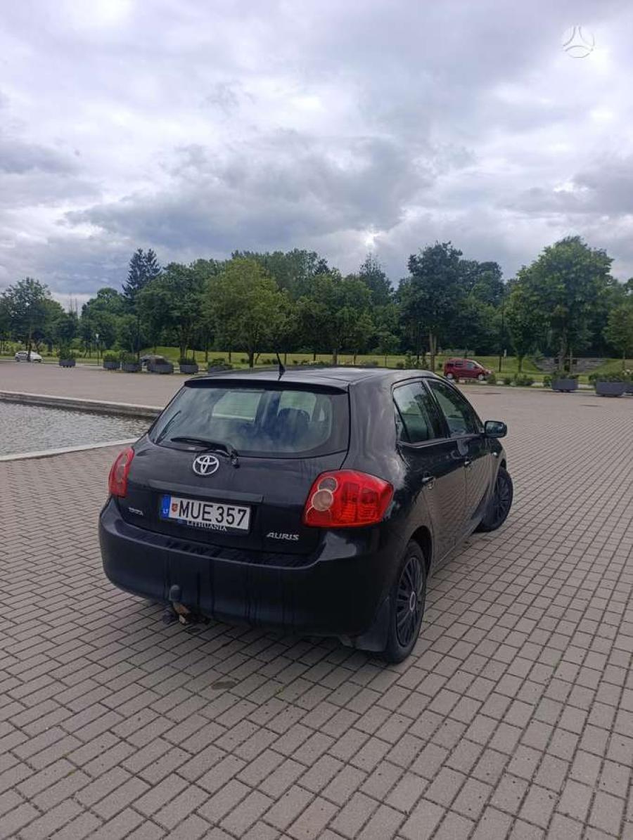Melns Toyota Auris 2009 Alīta, ar dzinēja tilpumu 1.36 L un nobraukumu 353 tūkst. km par 1500 €, foto 6 vietnē AUTOMOTO.COM.LV