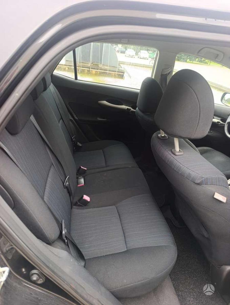 Melns Toyota Auris 2009 Alīta, ar dzinēja tilpumu 1.36 L un nobraukumu 353 tūkst. km par 1500 €, foto 13 vietnē AUTOMOTO.COM.LV