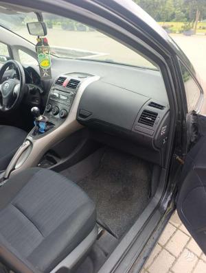 Melns Toyota Auris 2009 Alīta, ar dzinēja tilpumu 1.36 L un nobraukumu 353 tūkst. km par 1500 €, foto 14 vietnē AUTOMOTO.COM.LV