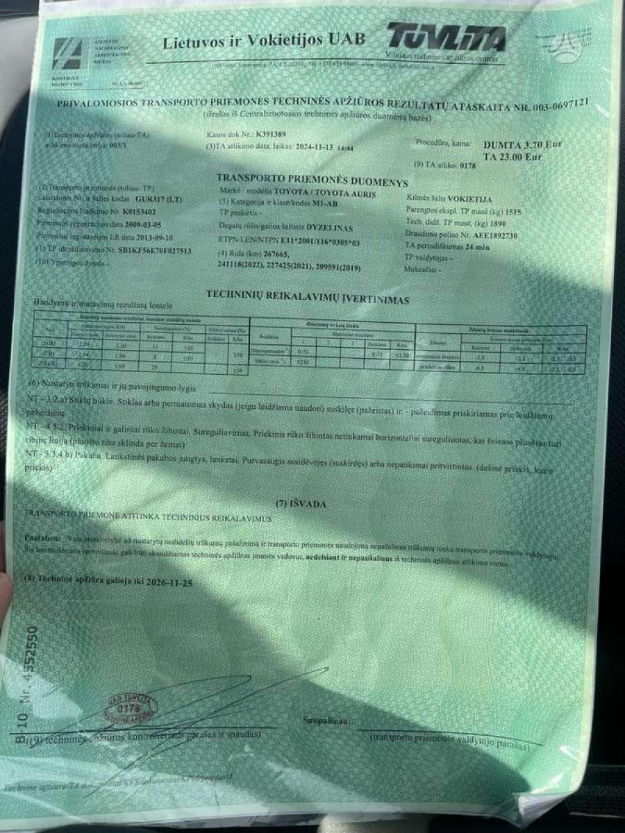 Черный Тойота Аурис 2009 в Вильнюс, объемом двигателя 2.00 л и пробегом 294 тыс. км за 2750 €, фото 12 на AUTOMOTO.COM.LV