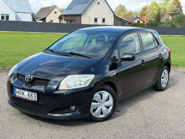 Melns Toyota Auris 2009 Kauņa, ar dzinēja tilpumu 2.00 L un nobraukumu 200 tūkst. km par 2600 €, foto 3 vietnē AUTOMOTO.COM.LV