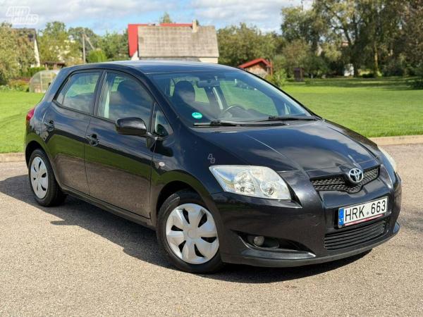Melns Toyota Auris 2009 Kauņa, ar dzinēja tilpumu 2.00 L un nobraukumu 200 tūkst. km par 2600 €, foto 9 vietnē AUTOMOTO.COM.LV