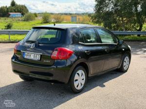 Black Toyota Auris 2009 in Kaunas, with an engine capacity of 2.00 L and mileage of 200 thousand km for 2600 €, photo 11 on AUTOMOTO.COM.LV