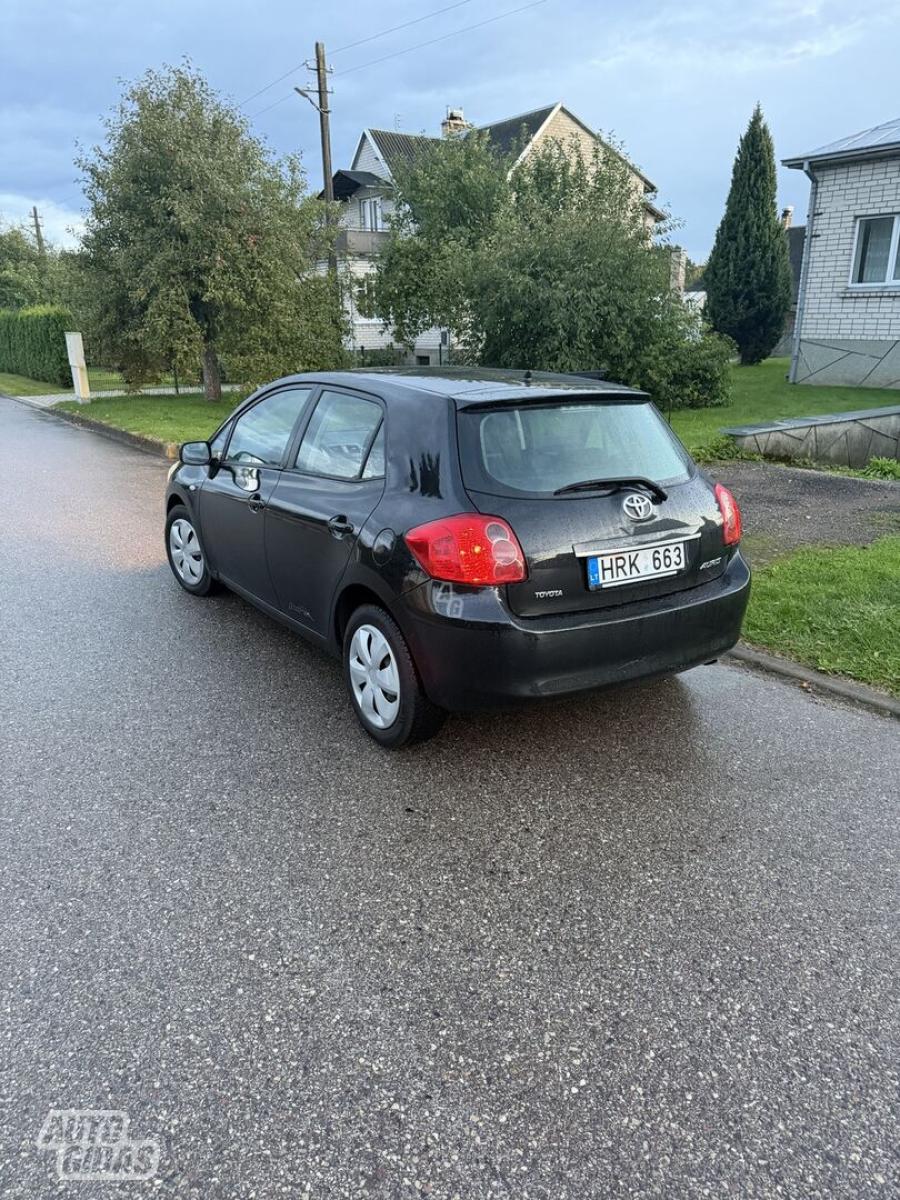Black Toyota Auris 2009 in Kaunas, with an engine capacity of 2.00 L and mileage of 200 thousand km for 2600 €, photo 14 on AUTOMOTO.COM.LV