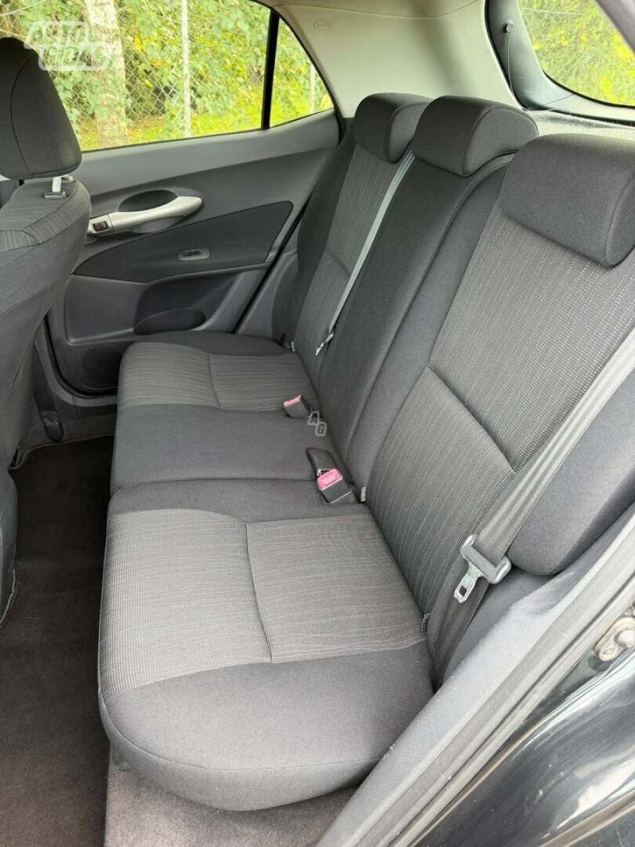 Black Toyota Auris 2009 in Kaunas, with an engine capacity of 2.00 L and mileage of 200 thousand km for 2600 €, photo 26 on AUTOMOTO.COM.LV