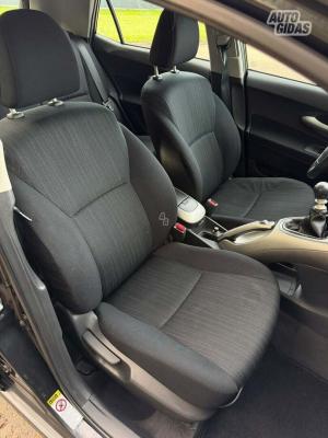 Black Toyota Auris 2009 in Kaunas, with an engine capacity of 2.00 L and mileage of 200 thousand km for 2600 €, photo 30 on AUTOMOTO.COM.LV