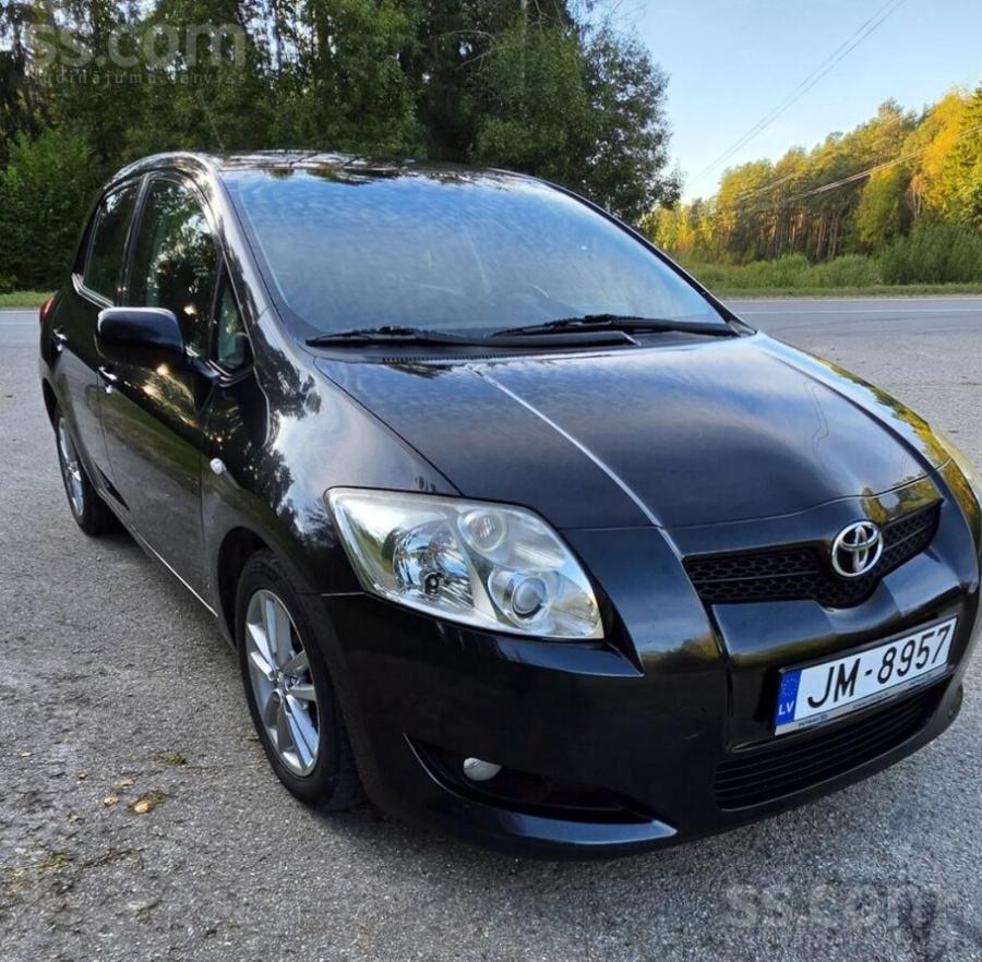 Melns Toyota Auris 2009 Ogre, ar dzinēja tilpumu 2.00 L un nobraukumu 308 tūkst. km par 2400 €, foto 3 vietnē AUTOMOTO.COM.LV