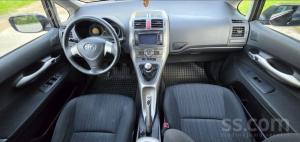 Melns Toyota Auris 2009 Ogre, ar dzinēja tilpumu 2.00 L un nobraukumu 308 tūkst. km par 2400 €, foto 13 vietnē AUTOMOTO.COM.LV