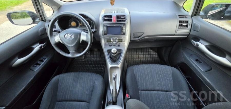 Melns Toyota Auris 2009 Ogre, ar dzinēja tilpumu 2.00 L un nobraukumu 308 tūkst. km par 2400 €, foto 13 vietnē AUTOMOTO.COM.LV