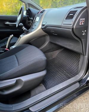 Melns Toyota Auris 2009 Ogre, ar dzinēja tilpumu 2.00 L un nobraukumu 308 tūkst. km par 2400 €, foto 14 vietnē AUTOMOTO.COM.LV