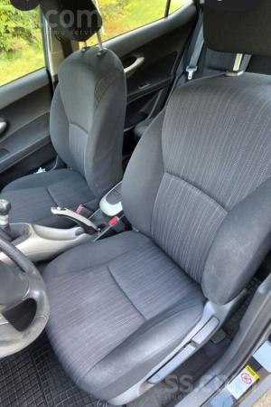Melns Toyota Auris 2009 Ogre, ar dzinēja tilpumu 2.00 L un nobraukumu 308 tūkst. km par 2400 €, foto 15 vietnē AUTOMOTO.COM.LV