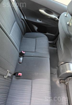 Melns Toyota Auris 2009 Ogre, ar dzinēja tilpumu 2.00 L un nobraukumu 308 tūkst. km par 2400 €, foto 16 vietnē AUTOMOTO.COM.LV