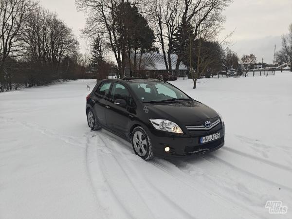 Melns Toyota Auris 2010 Jonava, ar dzinēja tilpumu 1.80 L un nobraukumu 269 tūkst. km par 5500 €, foto 3 vietnē AUTOMOTO.COM.LV